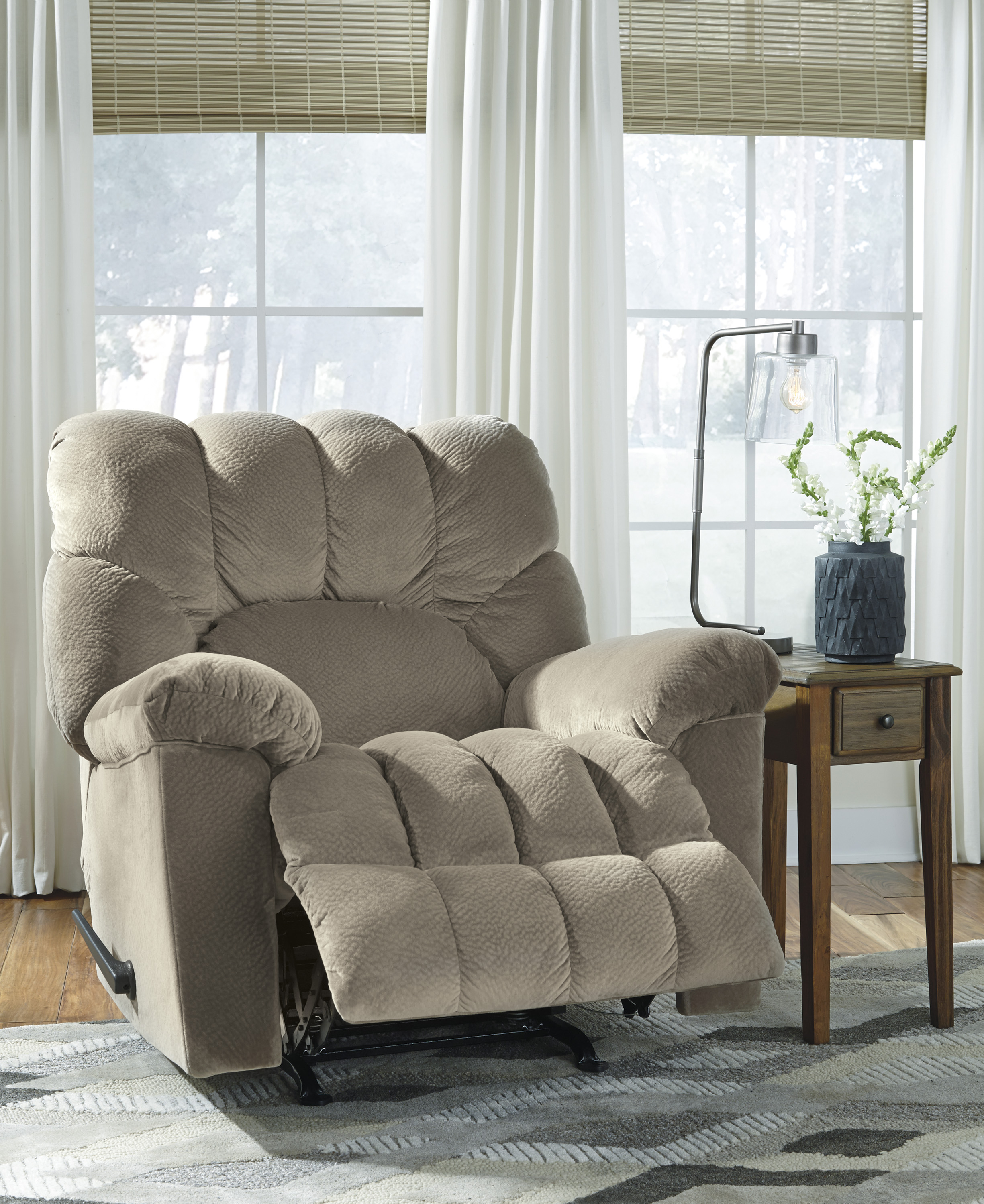 5860425 ASHLEY FURNITURE