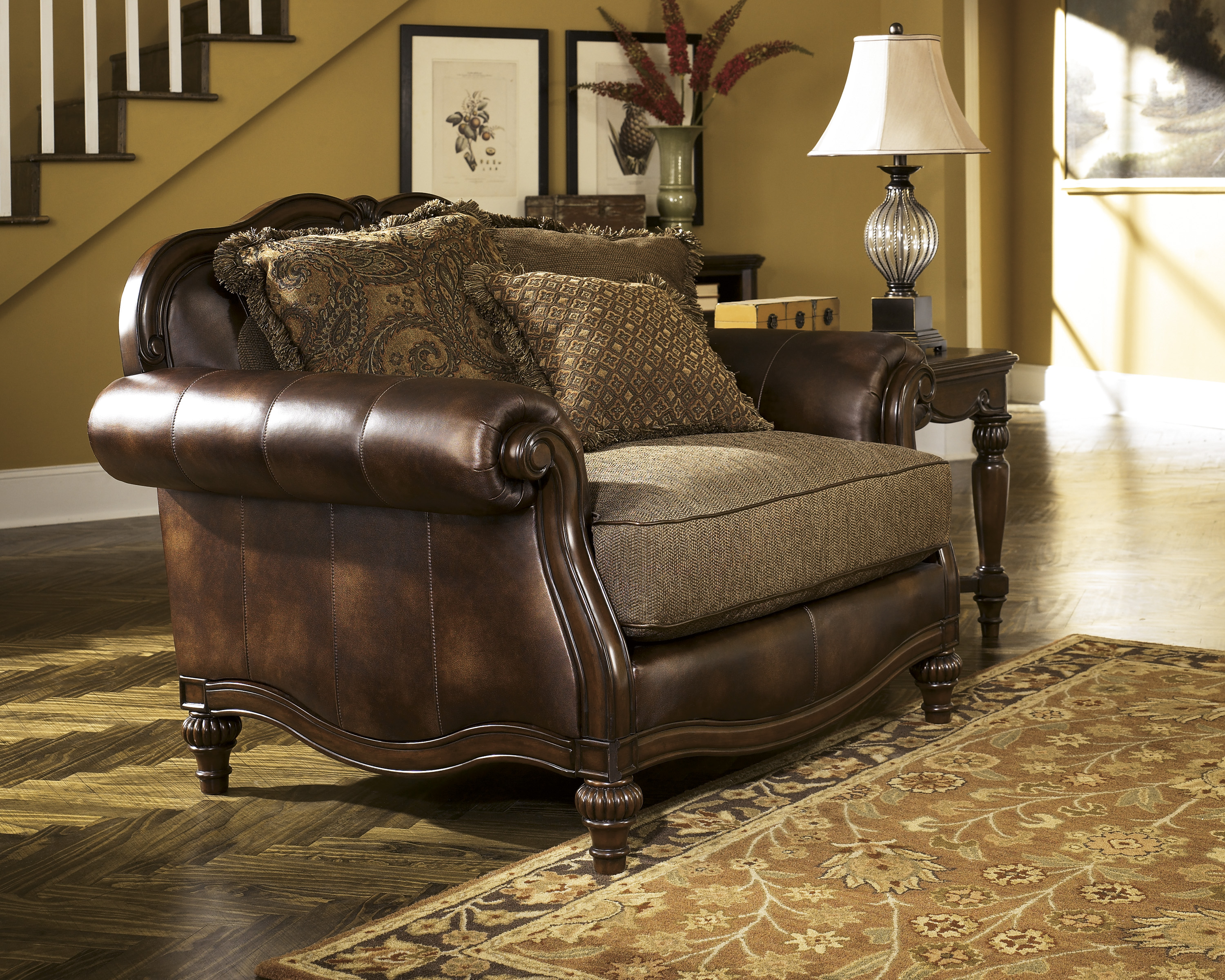 8430323 ASHLEY FURNITURE