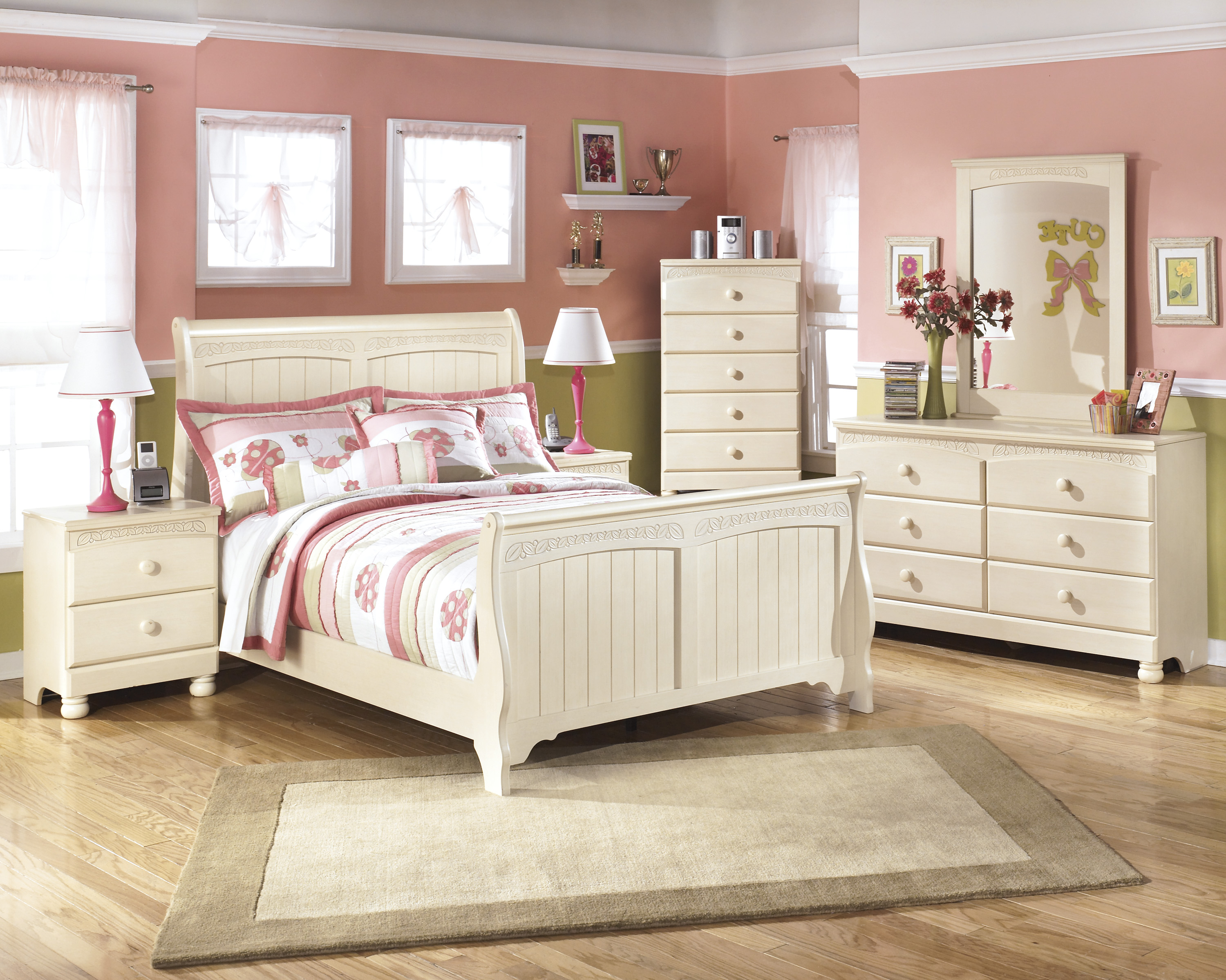 B213-87 ASHLEY FURNITURE